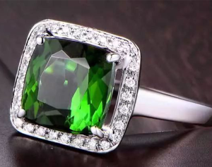 The Distinct Beauty of 2 Gems: Jade VS Emerald - LOVALRY - Brilliant ...