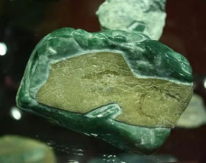 5 Steps to Master How to Identify Raw Jade Stone - LOVALRY - Brilliant ...